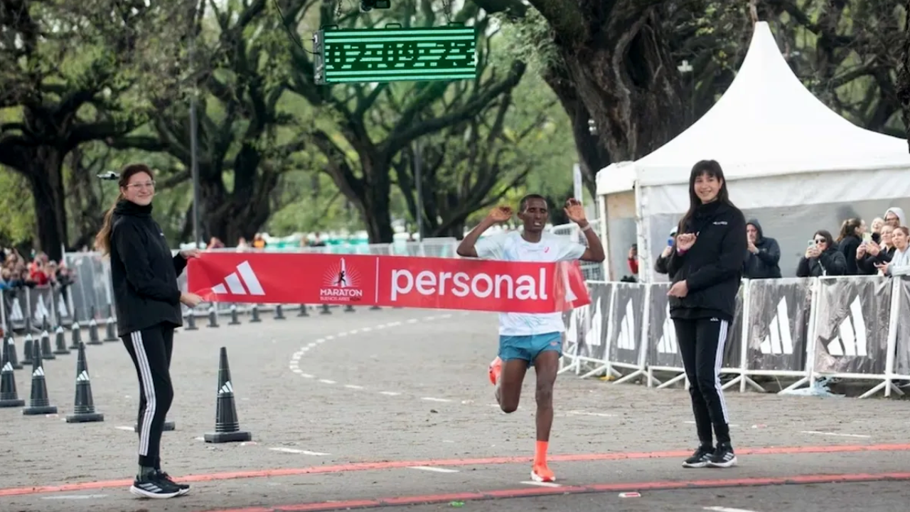 Habtamu Birlew ganó la Maratón de Buenos Aires 2025, con tres ...